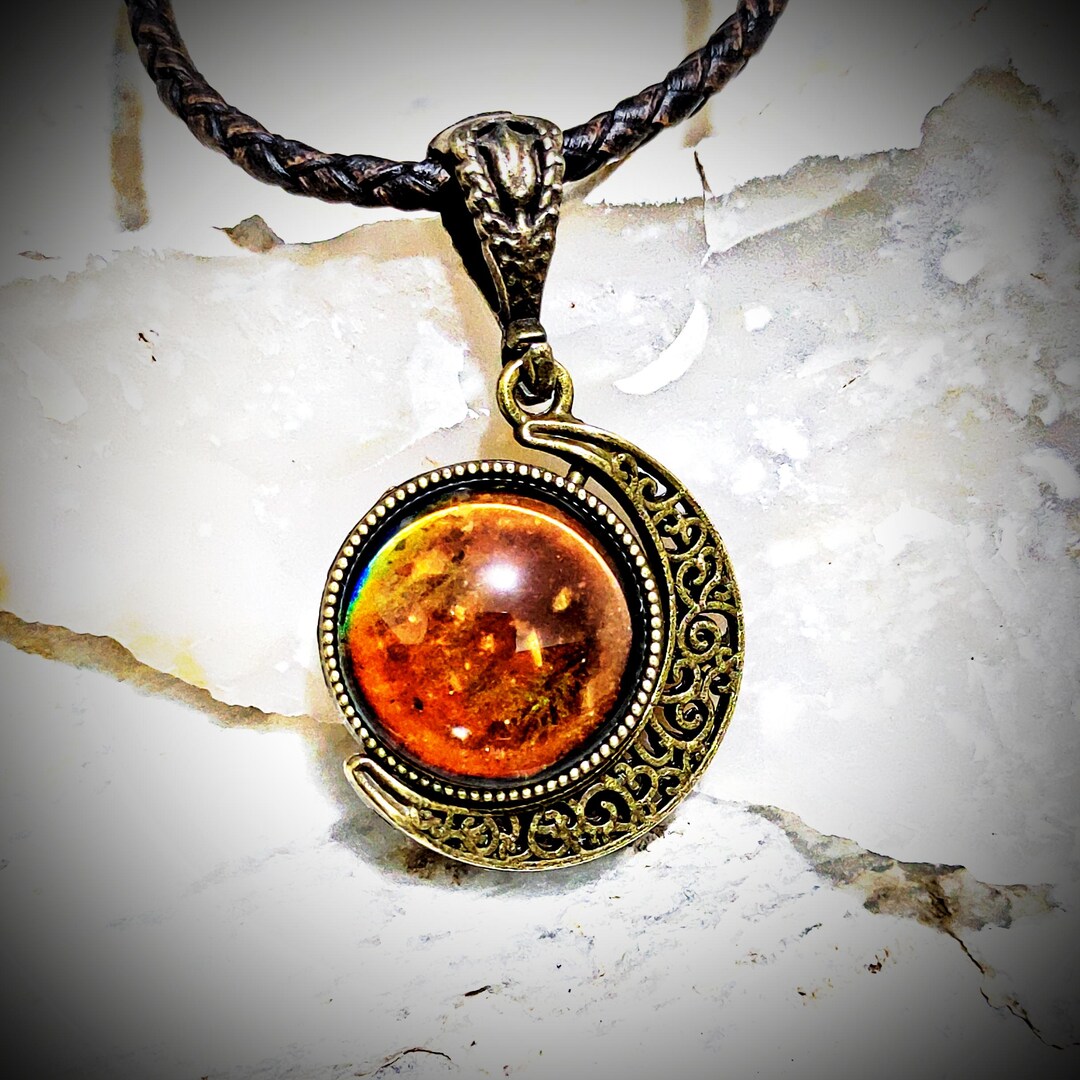 Quasar Movable and Double-sided Emotional Stone Crystal Moon Necklace ...