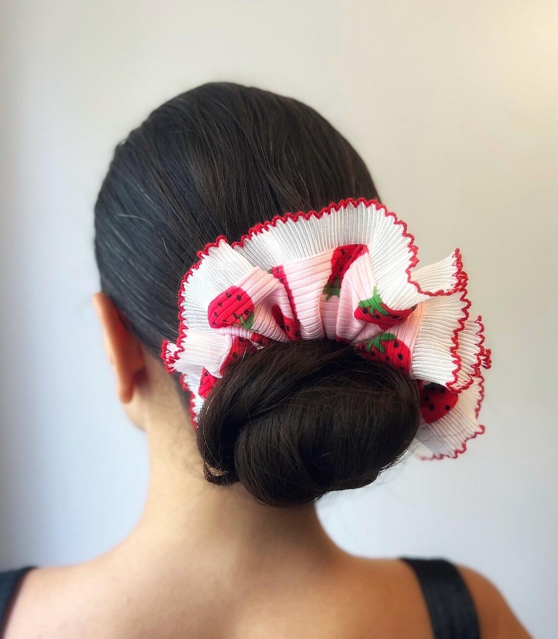 Strawberry Printed Ribbed Knit Ruffle Scrunchie With Pleated Lace ...