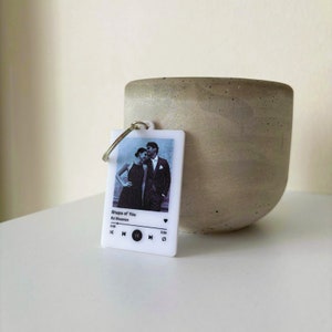 Custom Song Keychain With Photo, Personalized Spotify Code Keychain ...