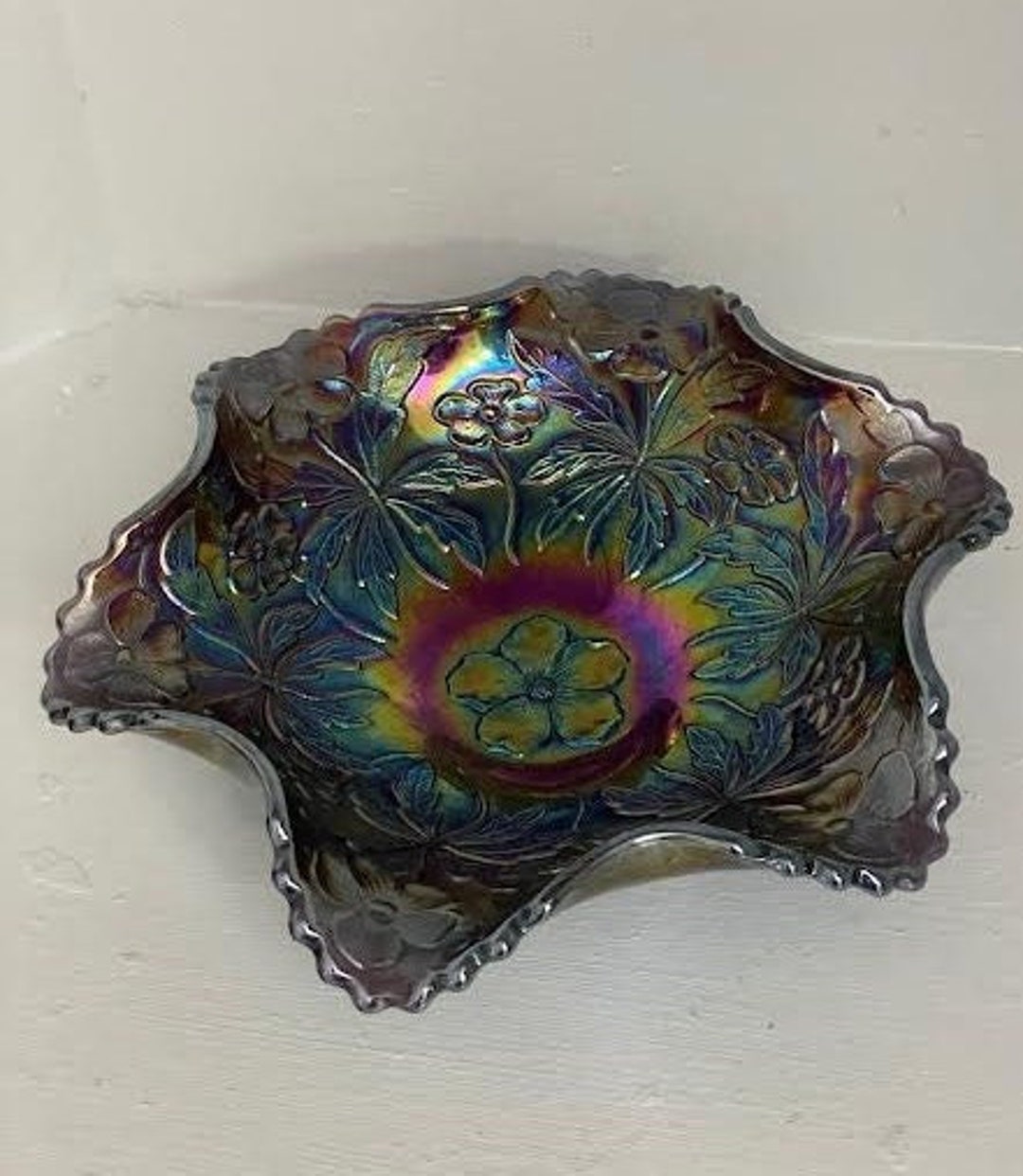 Beautiful Vintage Fenton Glass Art Ruffled Edge Bowl Glass Iridescent ...