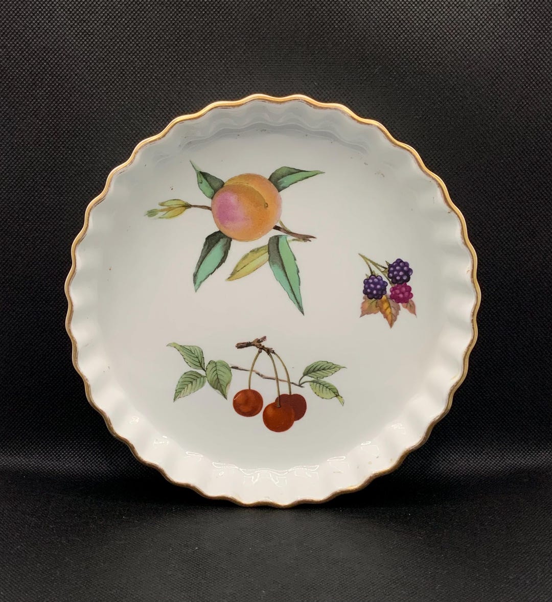1961 EVESHAM Tart Quiche Cookware. Cherries Peach Berries. Royal ...