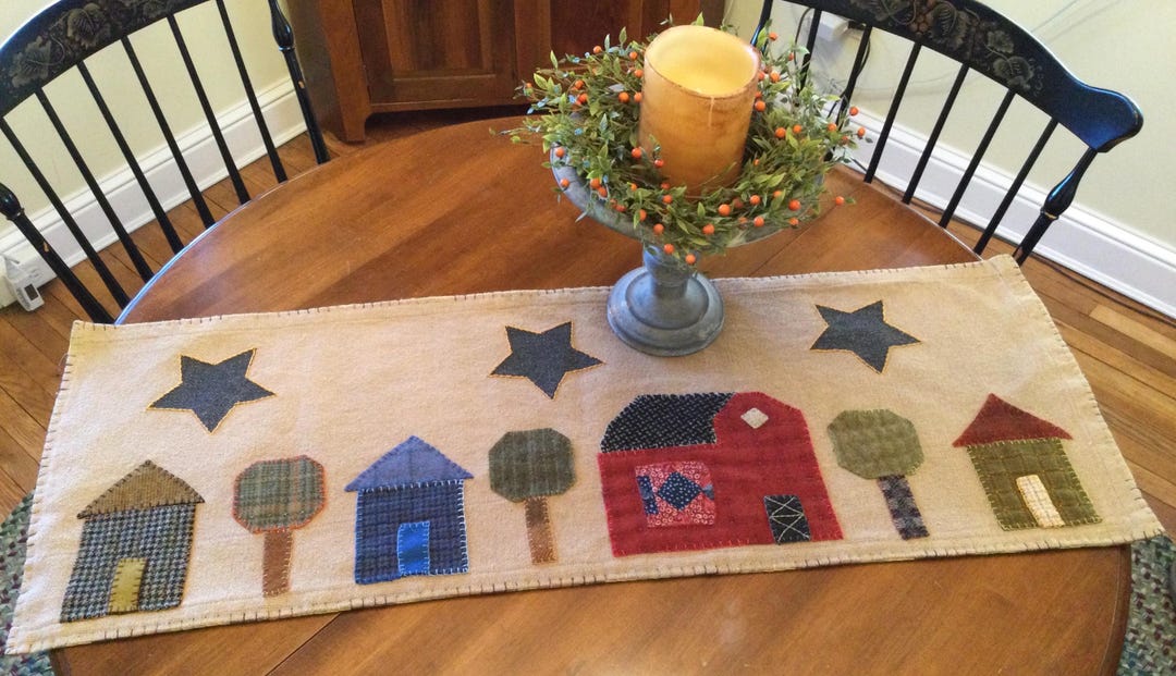 All Seasons Penny Rug Runner - Rural Houses and Barn With Trees - Etsy
