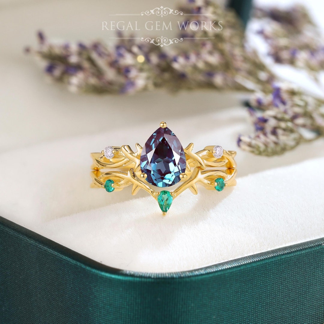 Vintage Pear Cut Alexandrite Ring Unique Color Changing Alexandrite ...