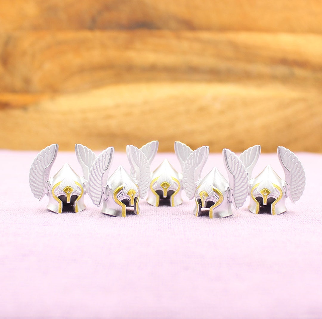 Custom Made Winged Medieval Knight High Definition Shinny Helmet ...