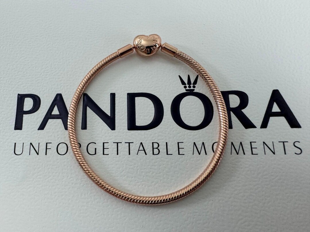 Gift Box Brand New Genuine Pandora Moments Heart Clasp Snake Chain ...
