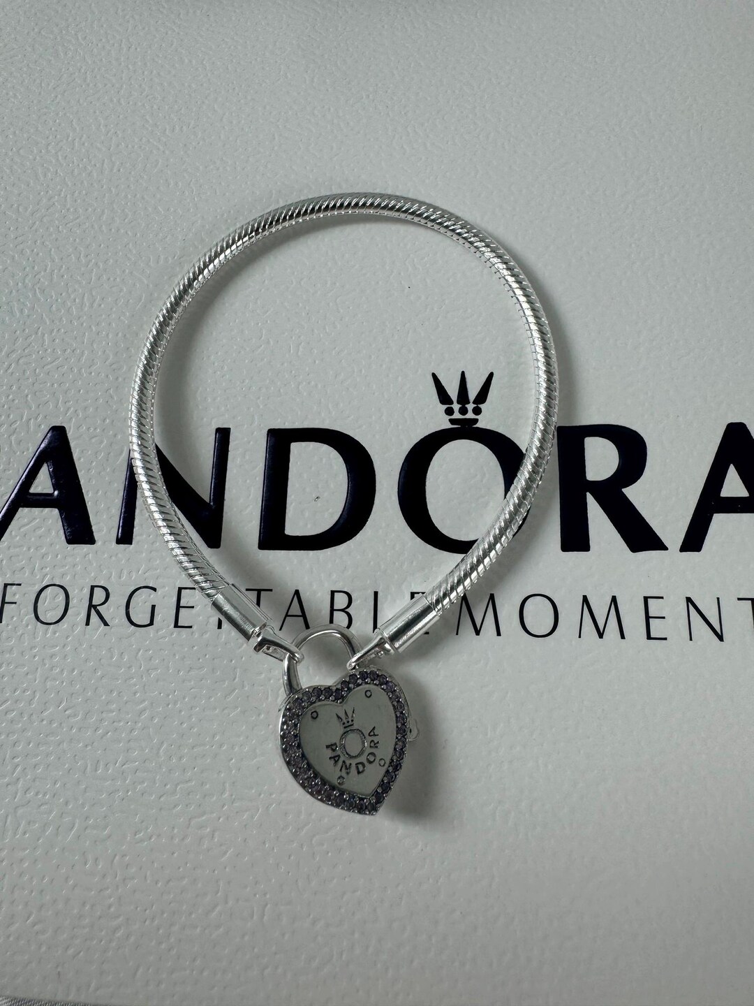 Gift Box Brand New Genuine Pandora Moments Charm Bracelets, Heart ...