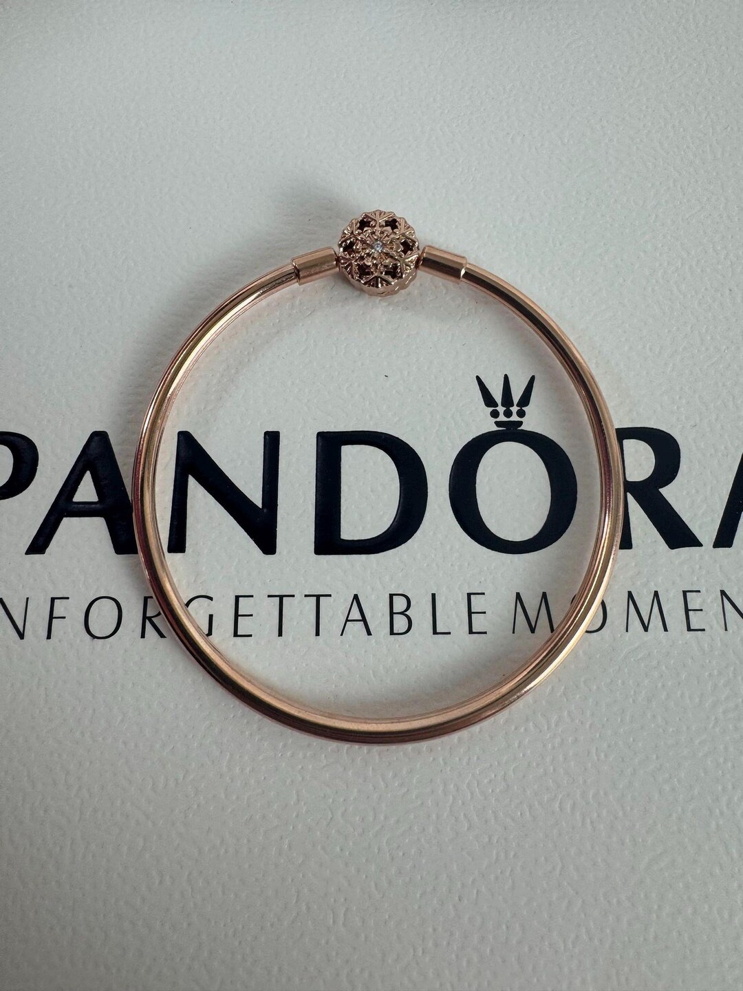 Gift Box Brand New Genuine Pandora Moments Sparkling Snowflake Clasp ...