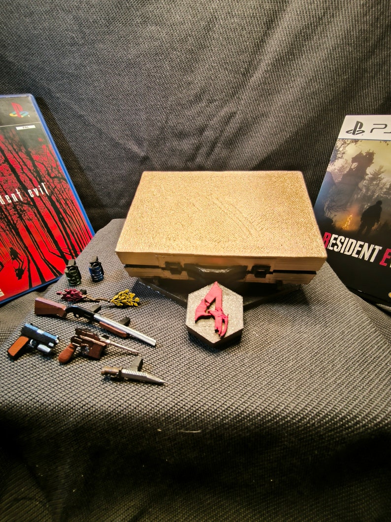 Resident Evil 4 Weapons Case - Etsy