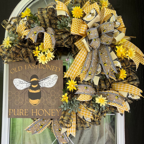 Bee Wreath - Etsy