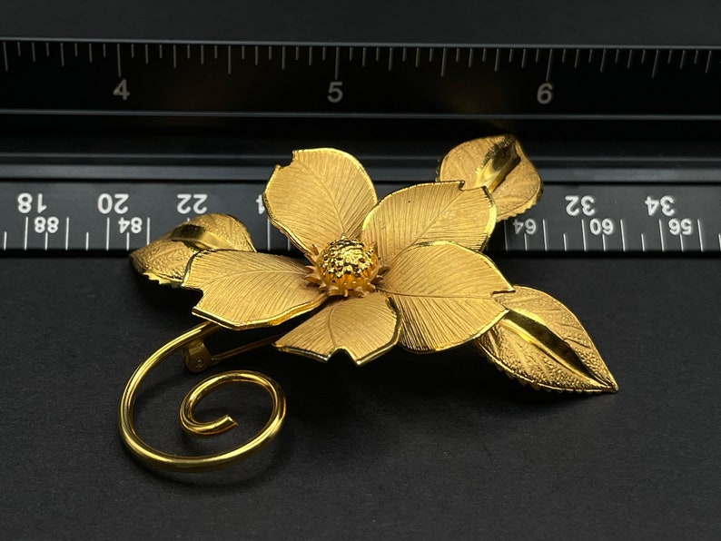 Vintage Bond Boyd Gold Plate Dogwood Flower Brooch Petal Stem Leaves ...