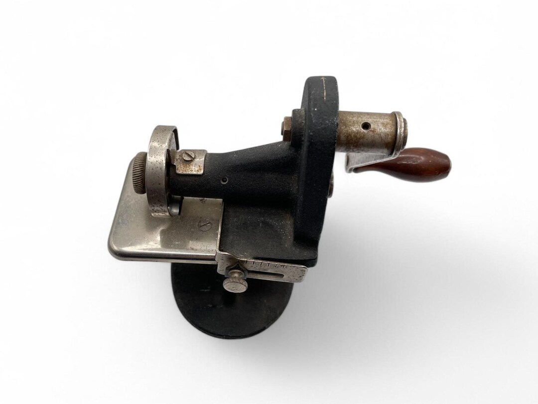 Vintage Singer Ball Bearing Hand Operated Pinker Crank Pinking Machine ...