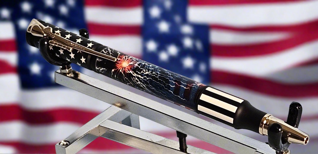 American Flag Pen With Lightning Bolt Design With a Black Ceramic Pen ...