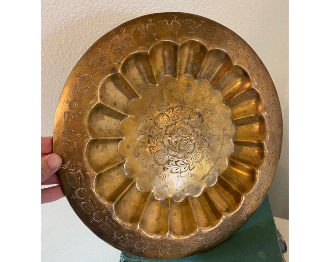 Vintage Copper Flower Etch Circle Tray - Etsy