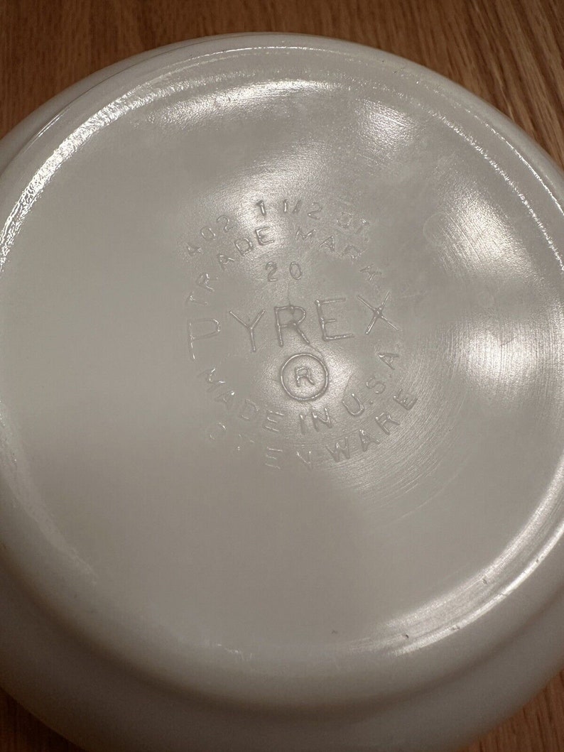 Vintage Pyrex 402 Verde Green Square Flowers 1 1/2 Quart Mixing Nesting ...