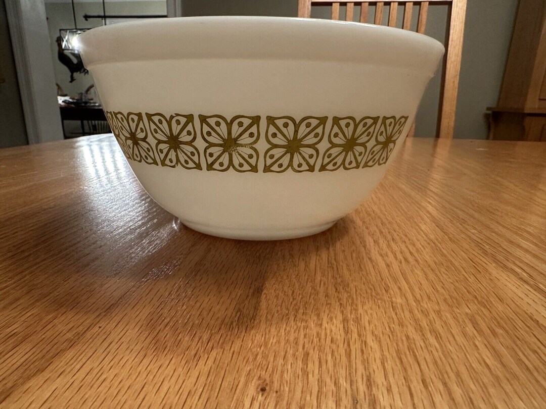 Vintage Pyrex 402 Verde Green Square Flowers 1 1/2 Quart Mixing Nesting ...