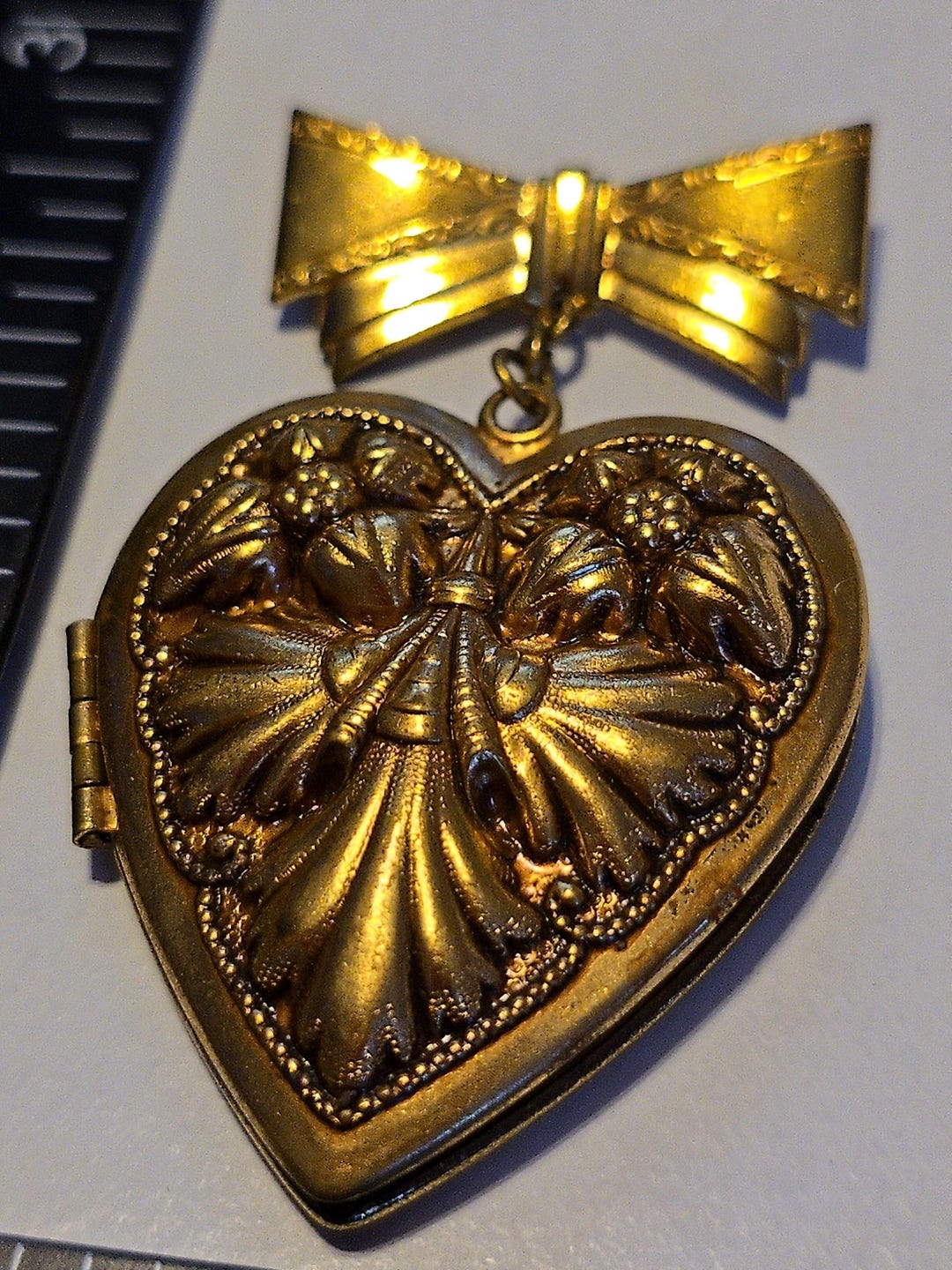 Vintage Estate Large Gold Tone Embossed Heart Locket N Bow Dangle ...