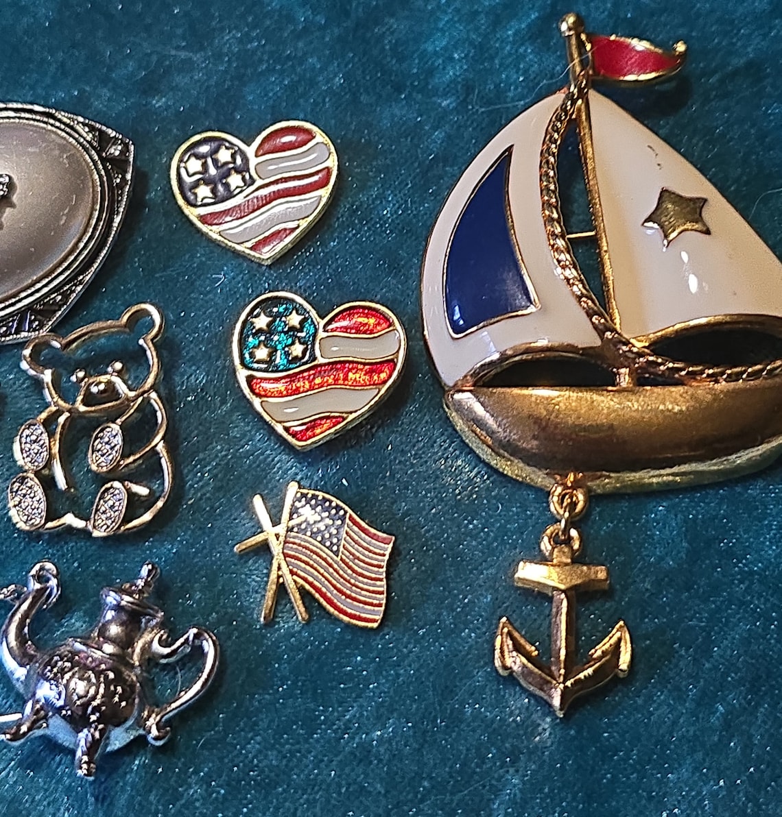 Avon Vintage Lot of 9 Pins/brooches - Etsy