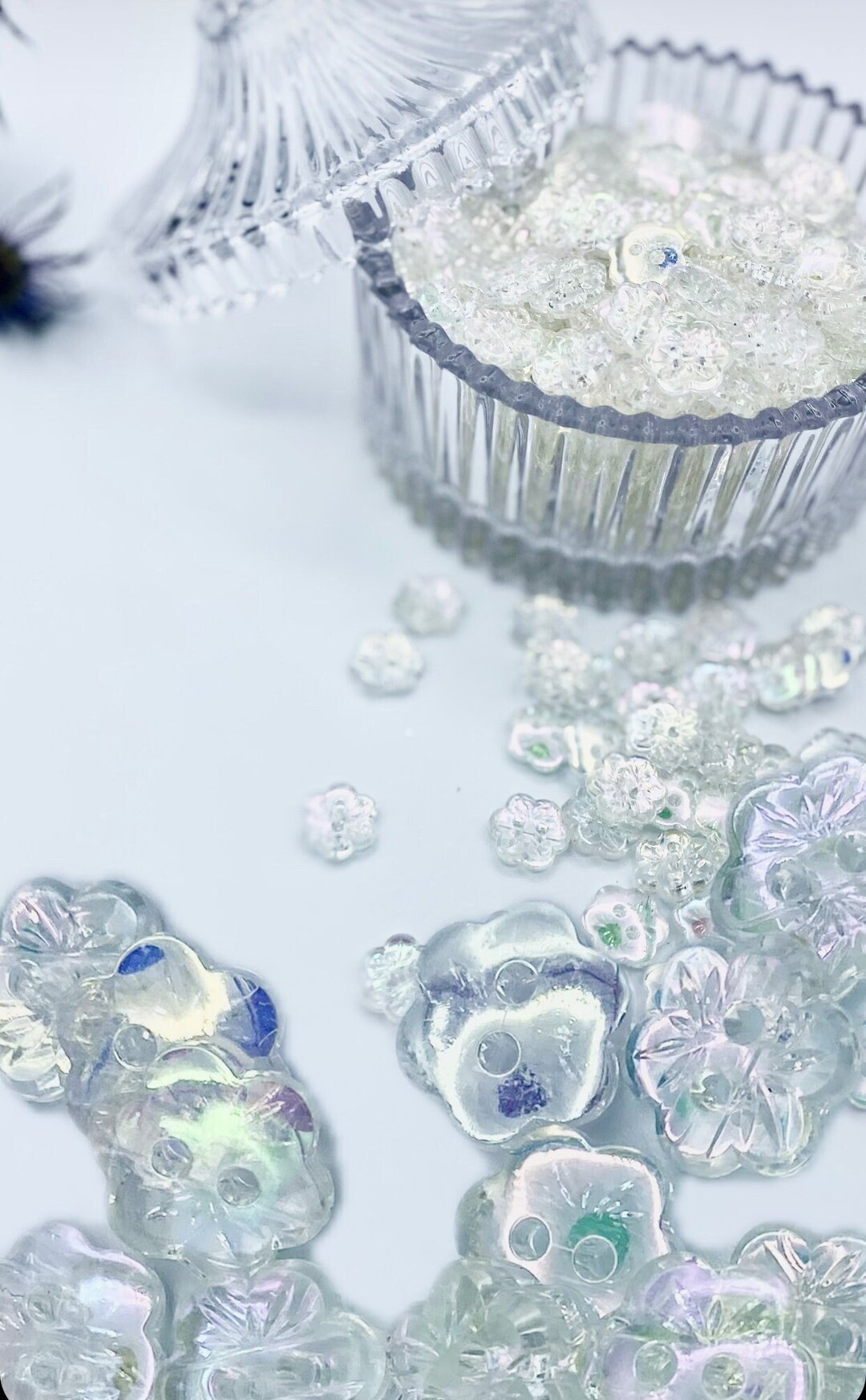 Iridescent Clear Flower Shaped Buttons, 300 Pcs Acrylic 2 Holes ...