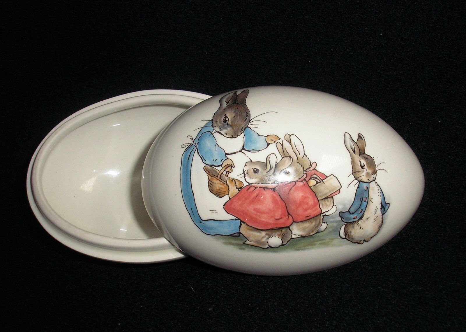 Beatrix Potter Peter Rabbit Round Box Wedgwood Barlaston England Egg ...