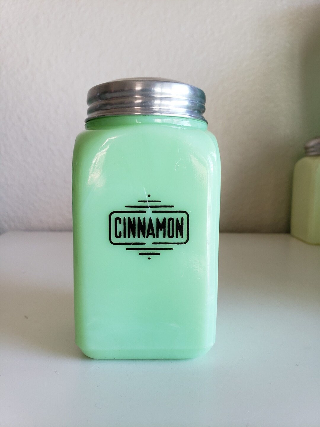 Vintage Mckee Jadeite Jadite Green CINNAMON Small Box Shaker Jade-ite ...