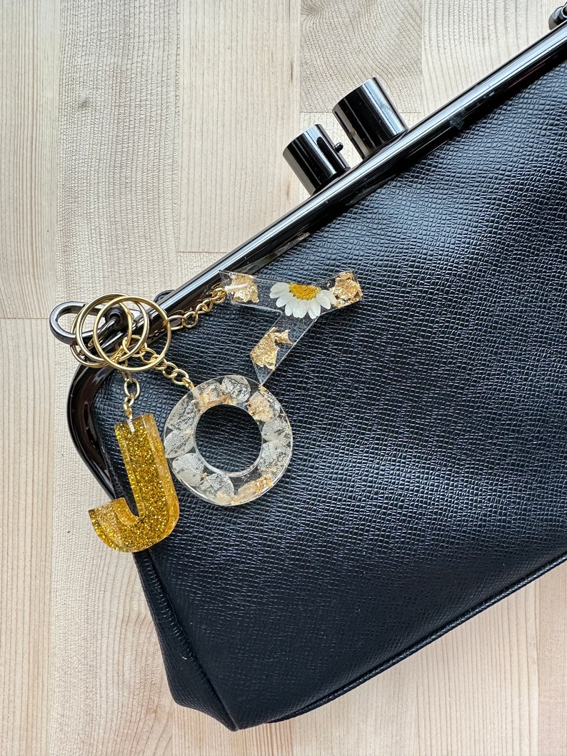Y Letter Real Dried White Epoxy Keychain - Etsy