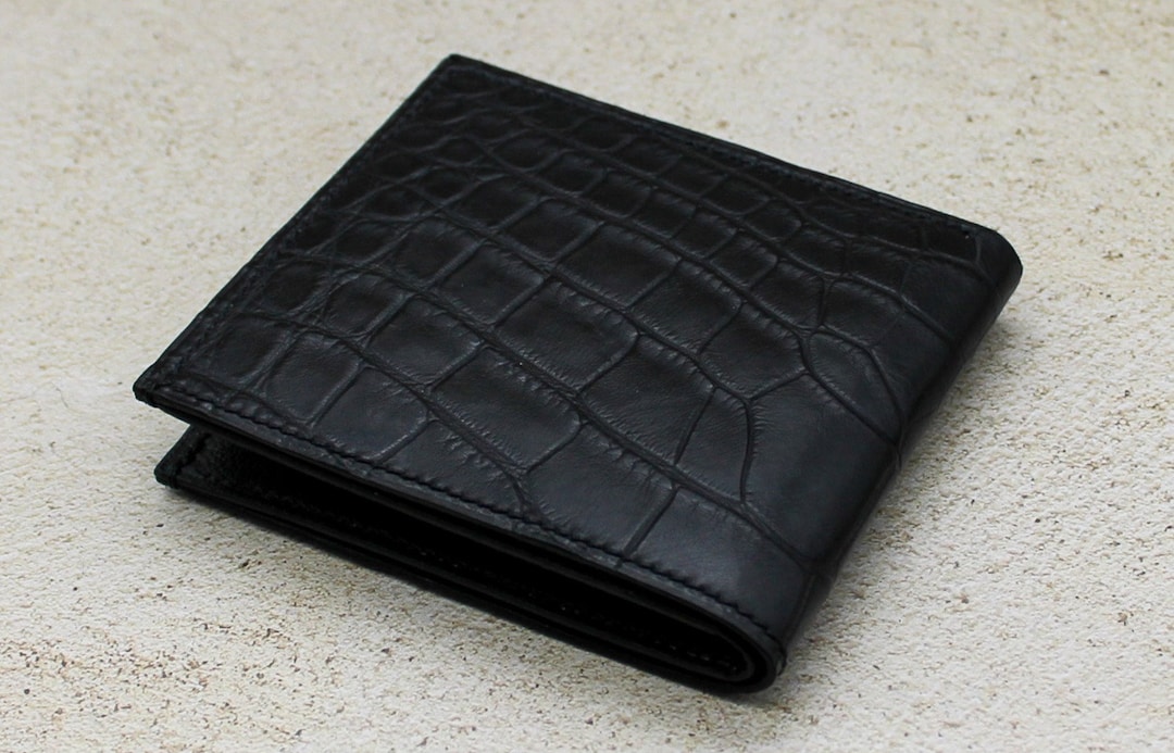 Matte Black Alligator Bifold Wallet - Etsy