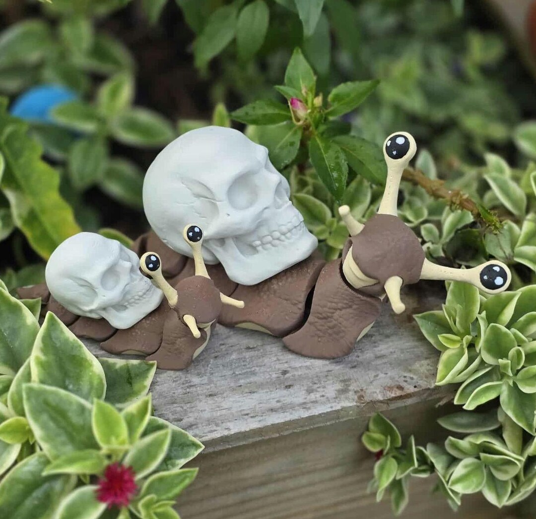 Special Edition Skull Snail – 8” Articulated Flexi Desk Pet – Halloween ...