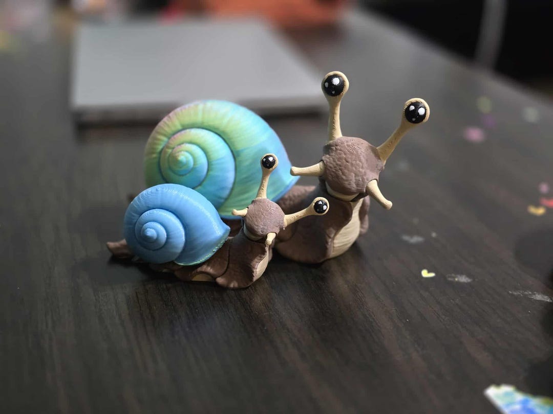 Medium Articulated Snail With Swappable Shell – 8” Flexi Desk Pet ...