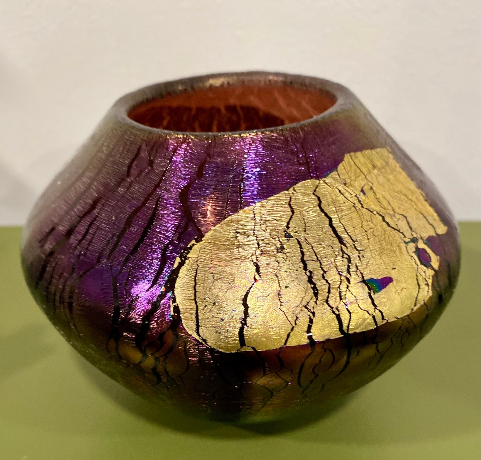 1989 Robert Eickholt Iridescent Gold Foil Stretched Glass Signed Vase ...