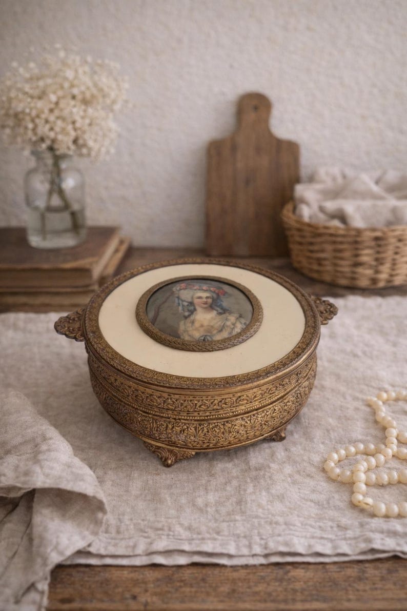 Victorian Filigree Casket With Glass Insert & Victorian Portrait Lid ...
