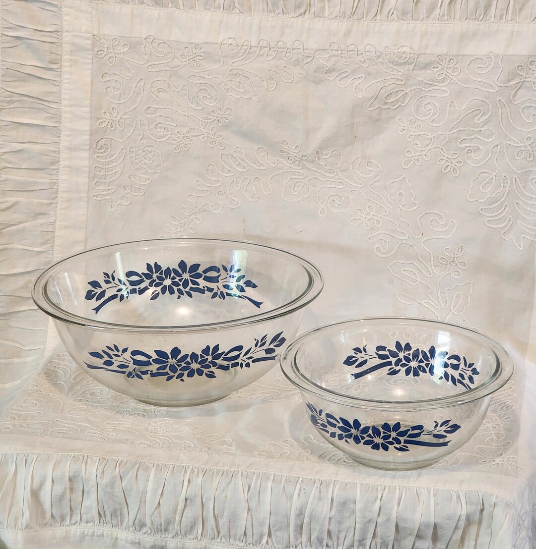 Vintage Pyrex Blue Ribbon Nesting Bowls: Model 322 - 1L & Model 325 - 2 ...