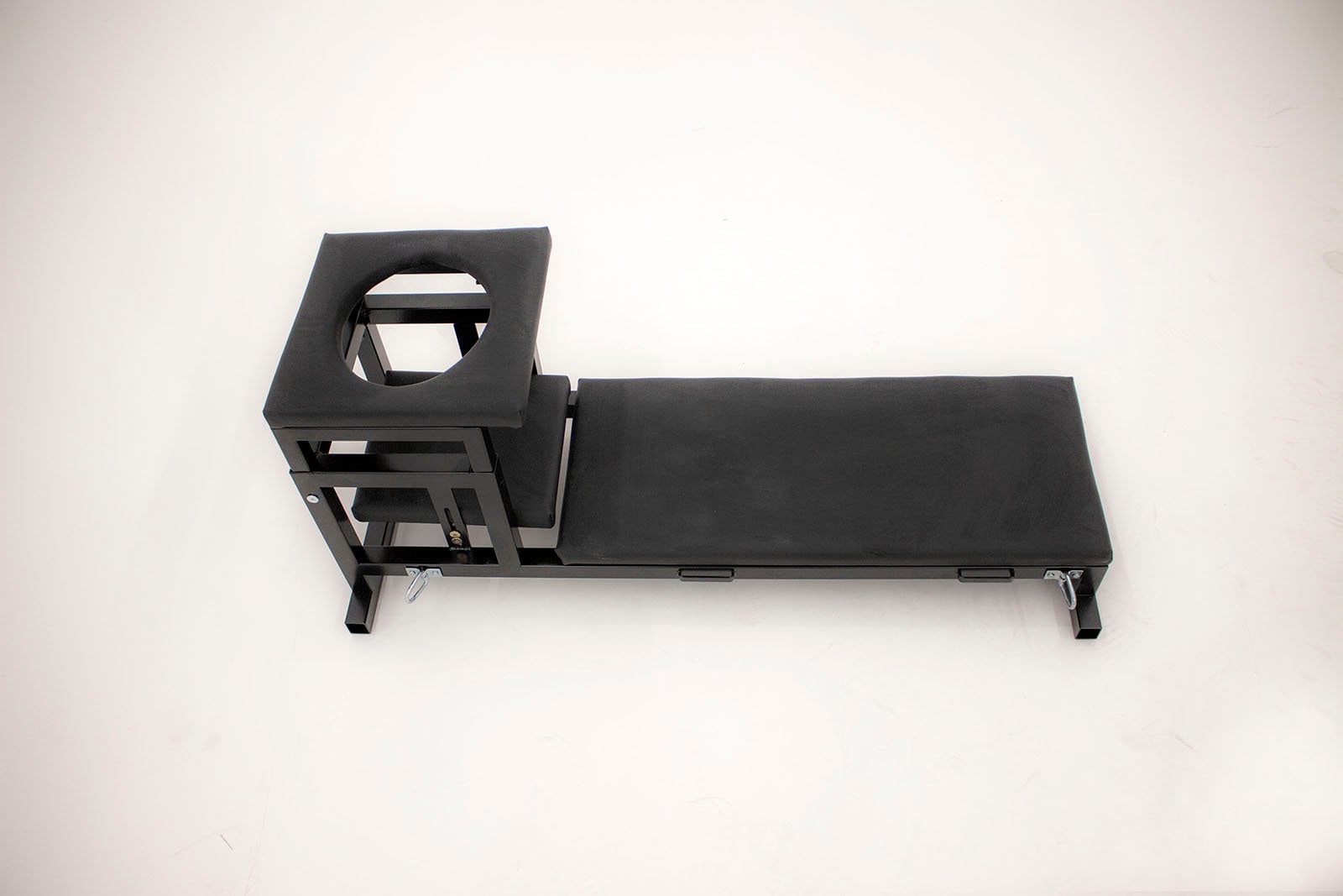 QUEENING BENCH With Bondage Restraints for Laying, Gear for Whipping ...