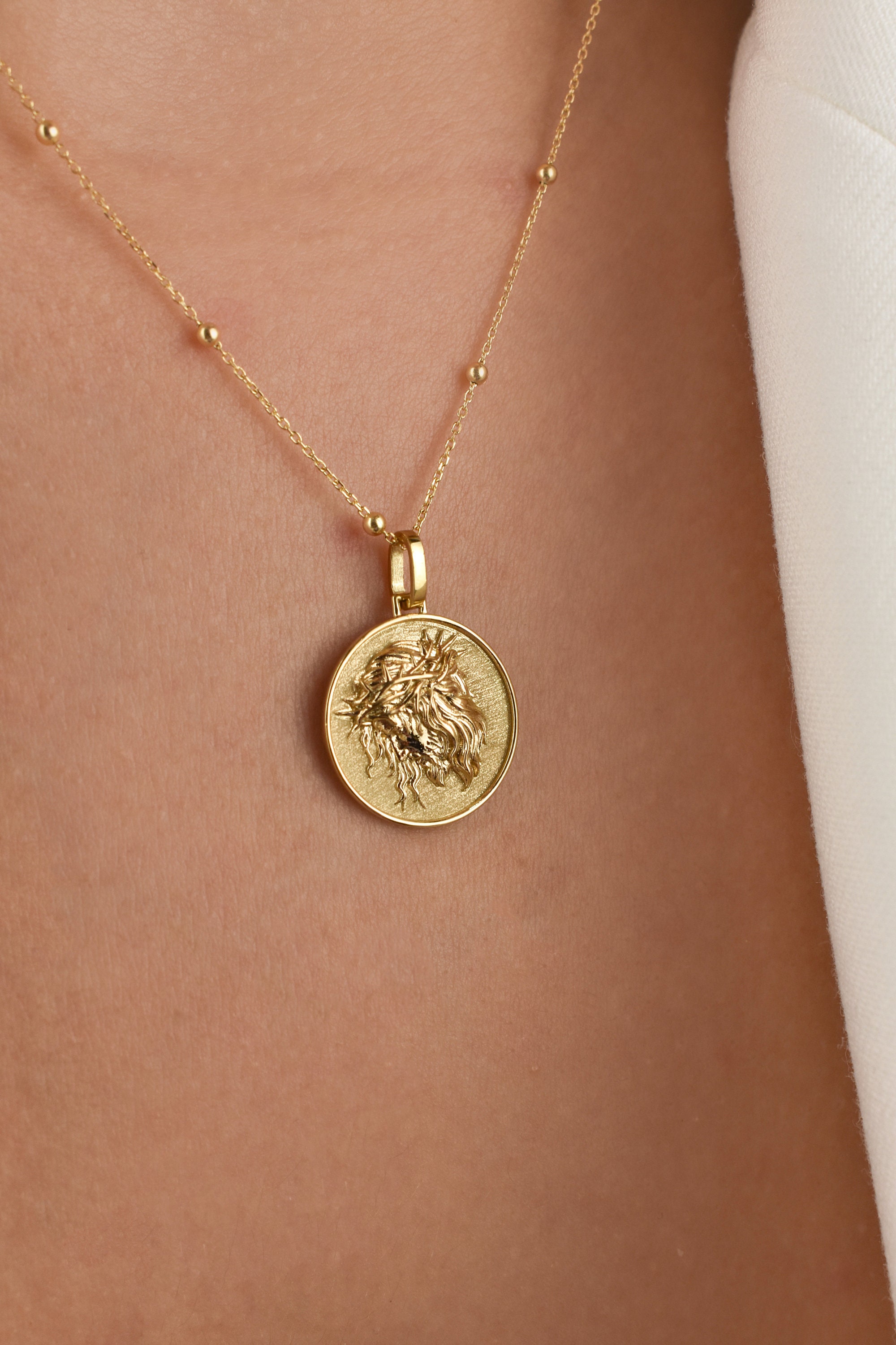 14K Gold Holy Icon of Jesus Christ Necklace, Jesus Face Pendant ...