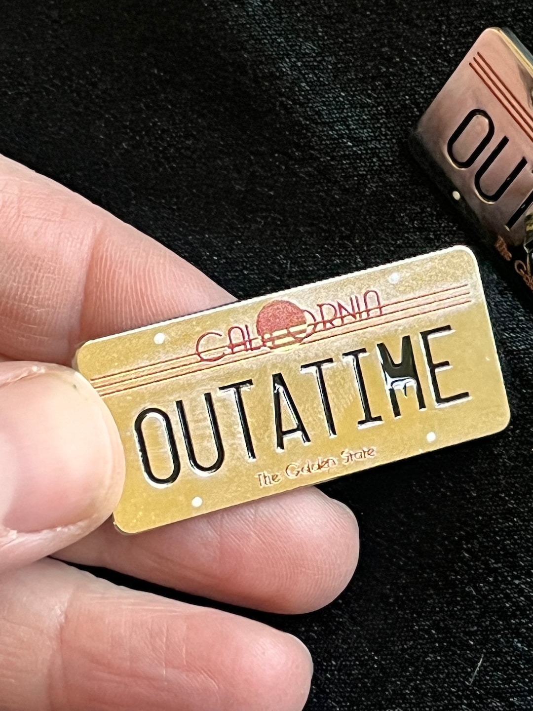 Back to the Future OUTATIME Licence Plate Enamel Pin / Badge / Brooch ...