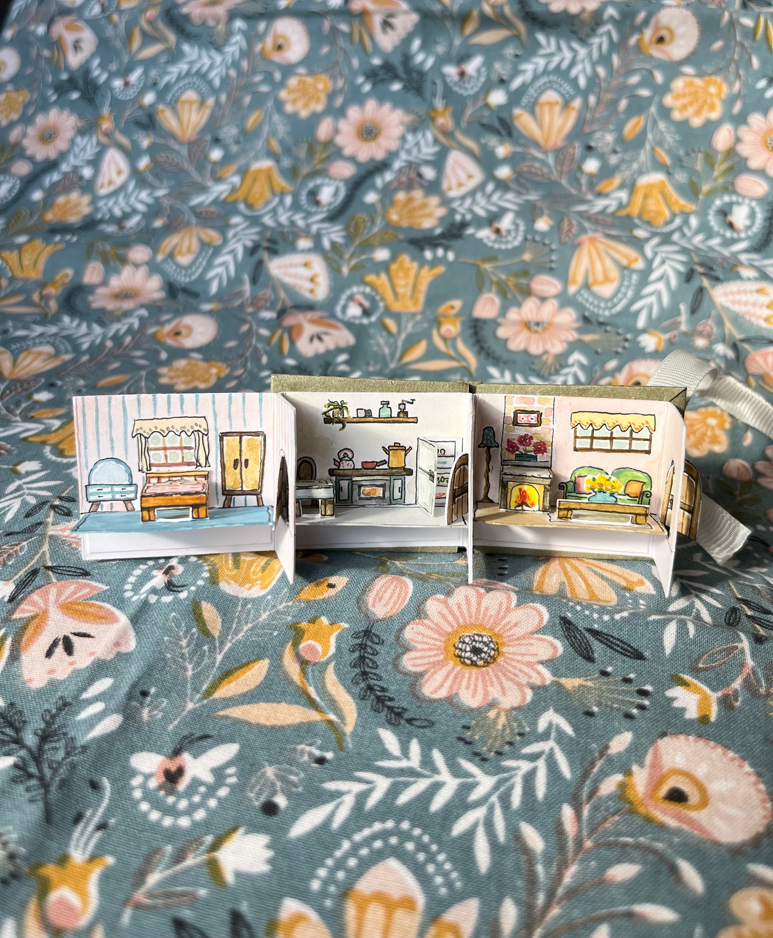 Custom Made Mini Pop up Dollhouse - Mini Pop up Book - Miniature House ...