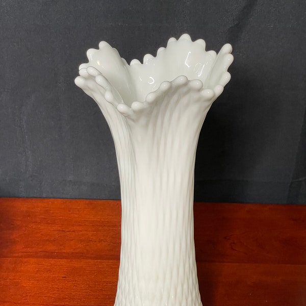 Large Milk Glass Vase - Etsy