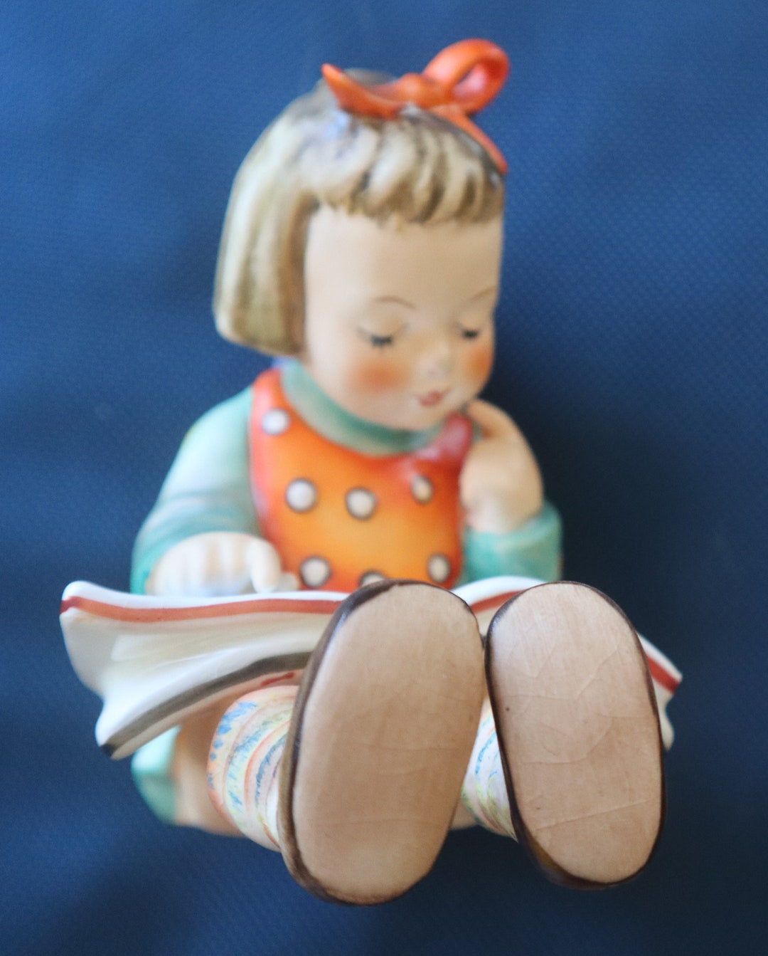 Hummel Figurine bookworm Number 8 - Etsy