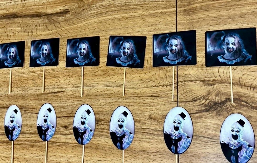 The Killer Clown Horror Slasher Movie Serial Killer and Pale Face Girl ...