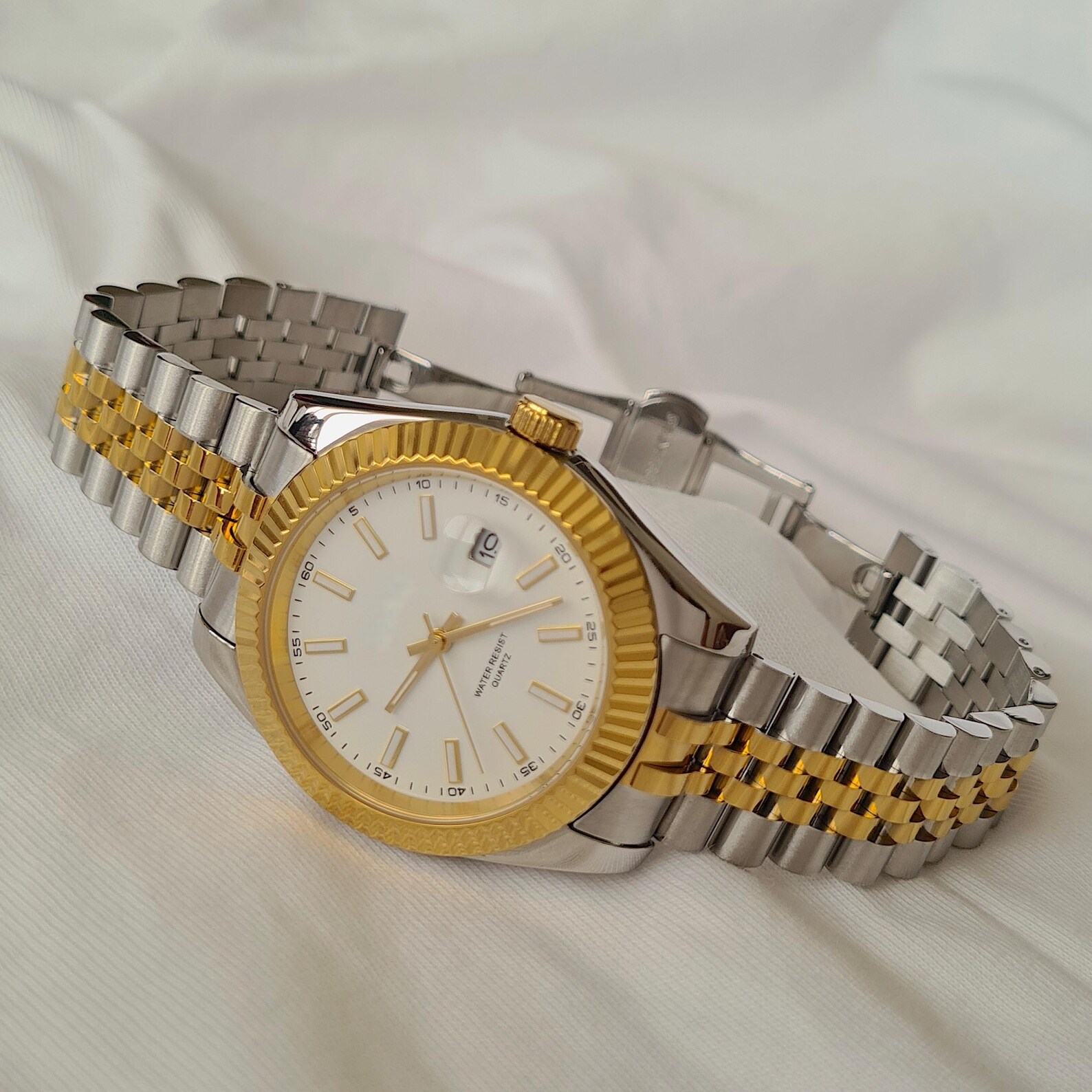 Unisex Wrist Watch, Gold and Silver Colour, Watch With Calendar, Glass ...