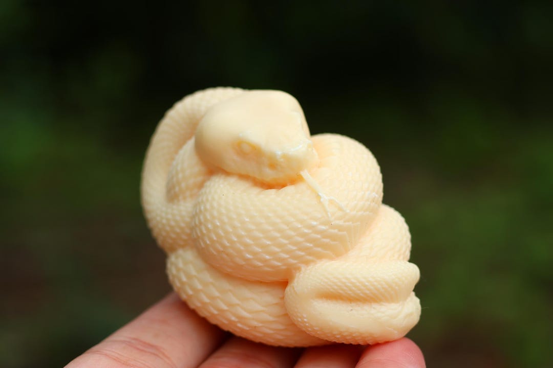 2.4" Ivory Nut Snake ,quartz Crystal Carved ,crystal Heal Reiki,home ...