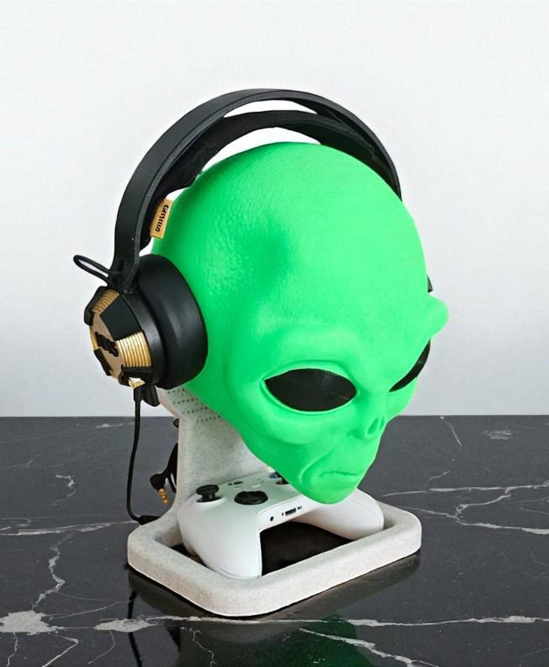 Alien Head Headphone Stand: Sci-fi Gaming Headset Holder - Etsy
