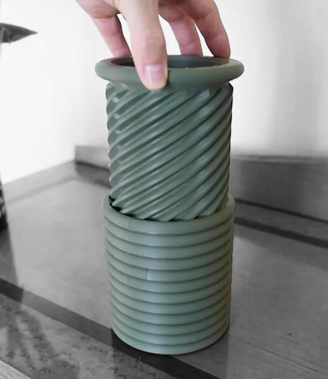 Spinny Plant Pot | Spiral Design Plant Pot, Fun Spinny Planter Pot ...