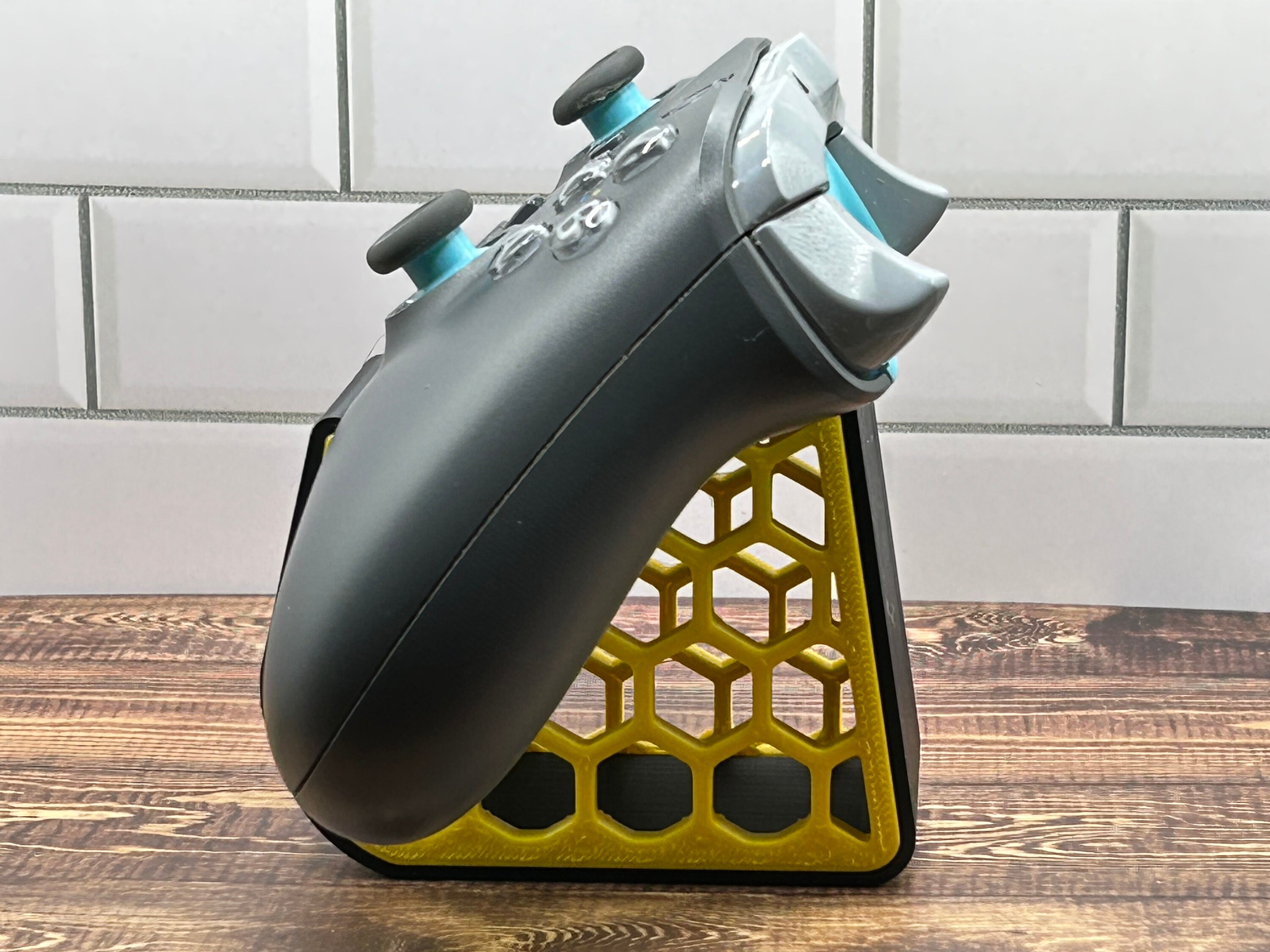 Honeycomb Gaming Controller Stand Handcrafted Design for Enhanced ...
