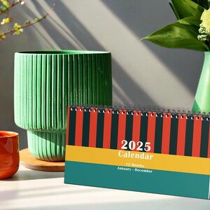 Desk Calendar Colorful Stripes, 2025 Desktop Calendar for New Year's ...