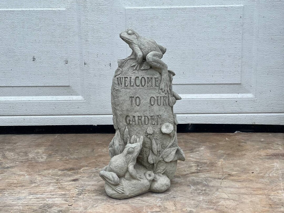 Concrete Welcome Statue With Frogs Detailed Front Door Decoration ...