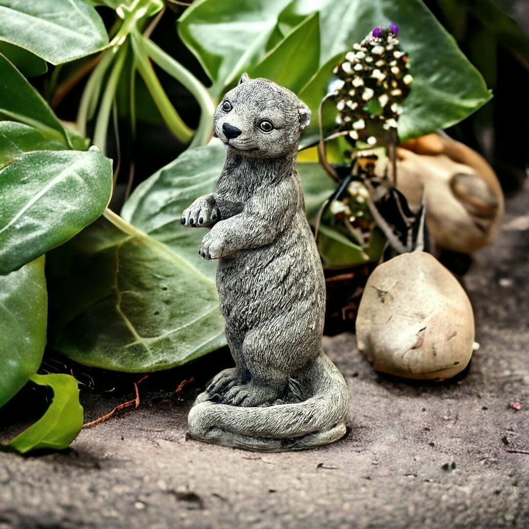 Standing Otter Figure Realistic Wild Animal Statue Outdoor Otter Garden ...