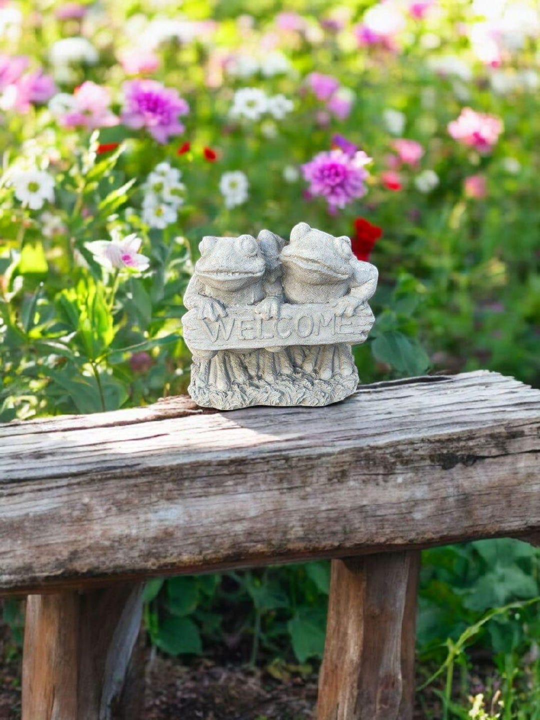 Two Frogs Sculpture Concrete Frogs With Welcome Board Yard Animal ...