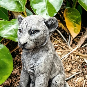 Yard Tiger Figure Sitting Stone Tiger Statue Outdoor Wild Animal ...