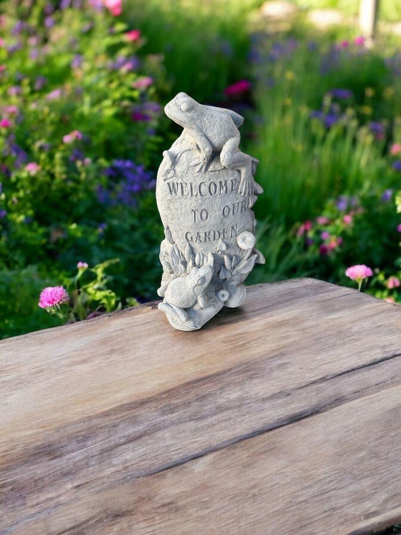 Frogs Welcome Sign Statue Concrete Toad Decoration Stone Sign Ornament ...