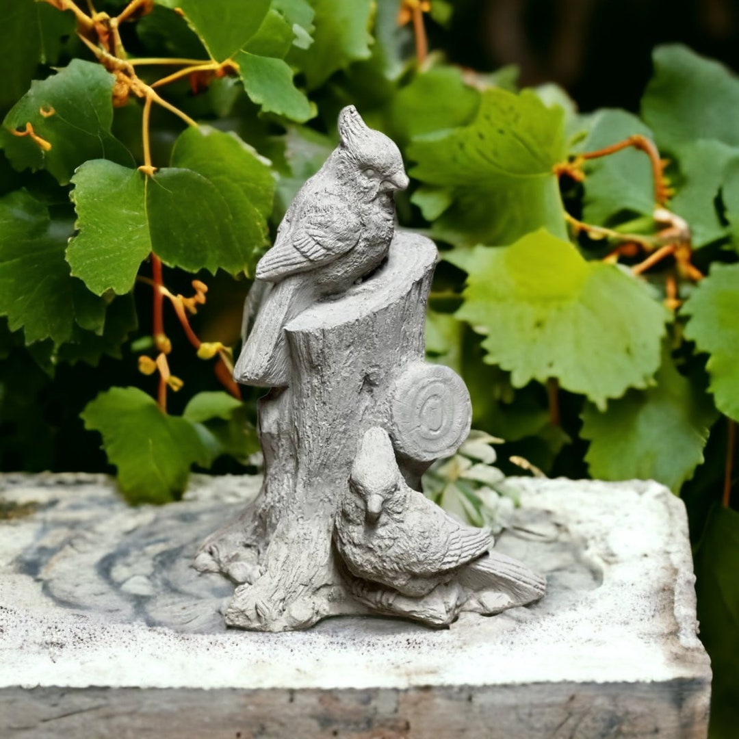 Stone Sitting Cardinals on Stump Statue Realistic Two Birds Sculpture ...